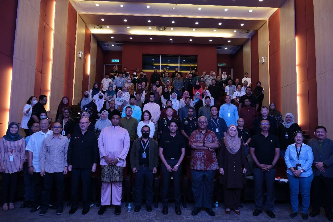 Hari Integriti & Antirasuah (HIAR) NCIA 2022 – ‘Walk the Talk, Talk the Walk’ (Integrity) | NCER ...